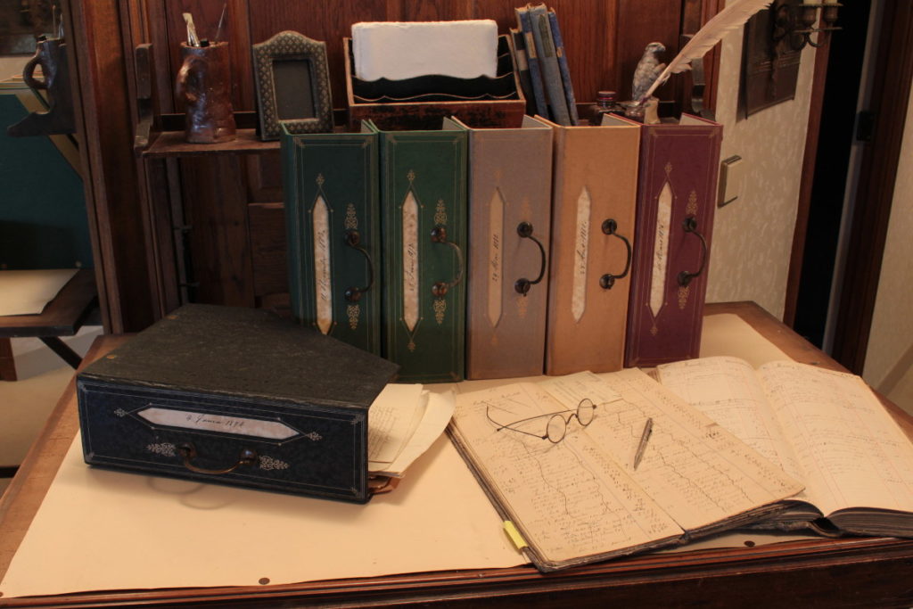 Set of 6 “Filing-Cabinet” Storage Boxes – MERCI LOUIS