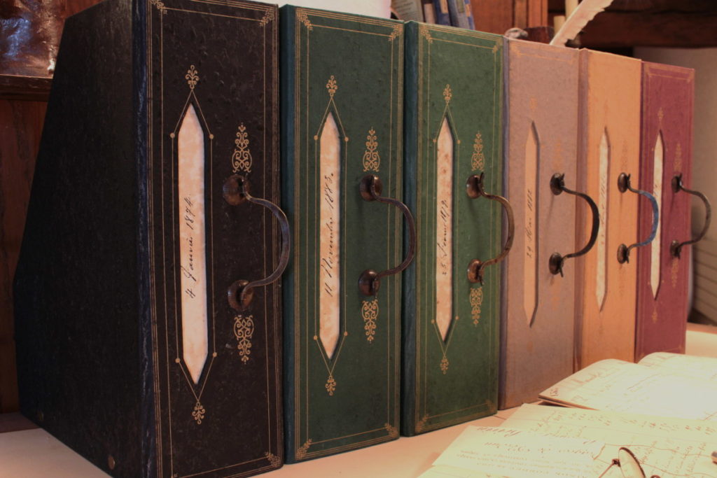 Set of 6 “Filing-Cabinet” Storage Boxes – MERCI LOUIS