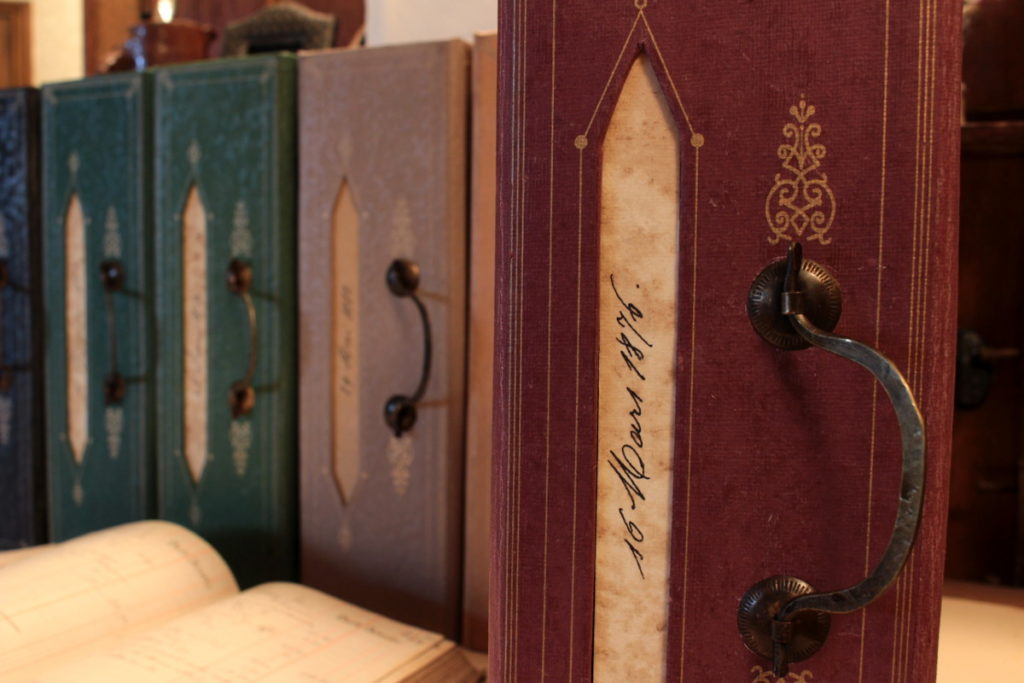 Set of 6 “Filing-Cabinet” Storage Boxes – MERCI LOUIS